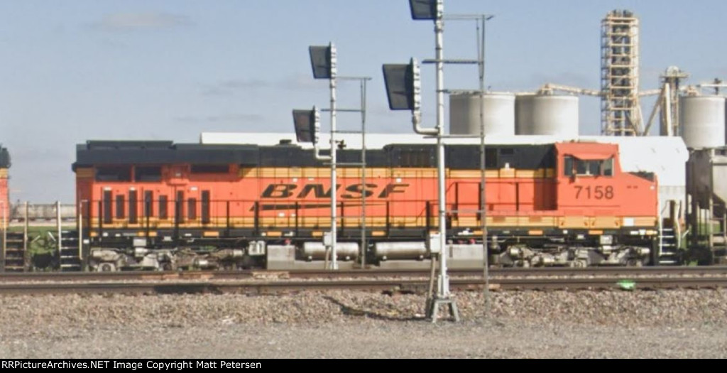 BNSF 7158